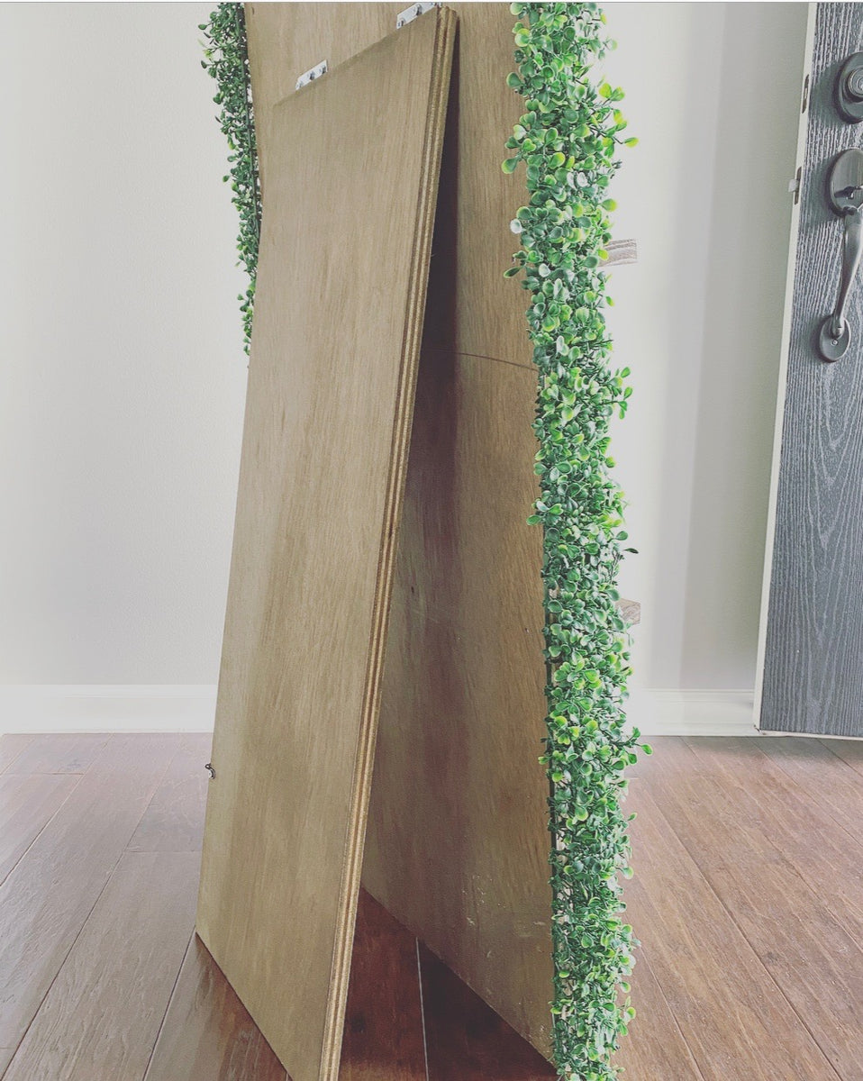 Boxwood Champagne Wall – TreatWalls