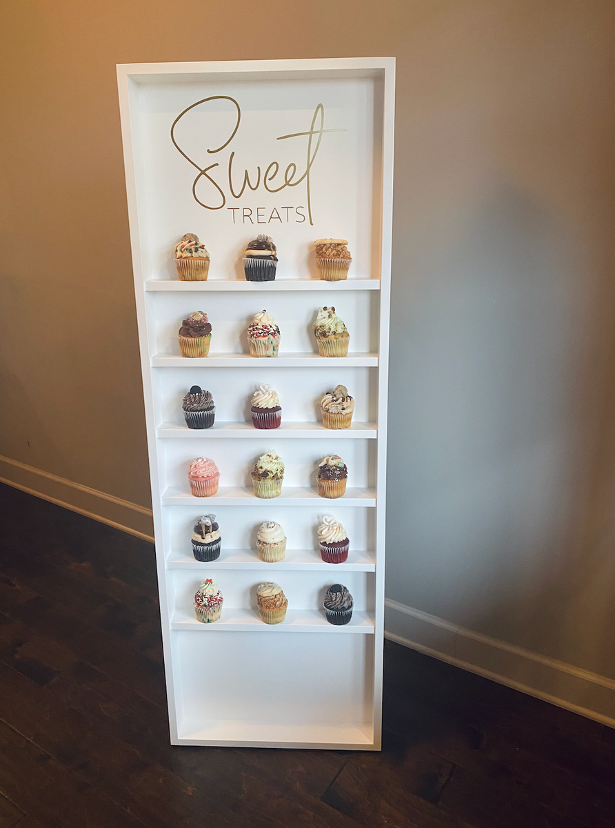Cupcake Wall With Stand – TreatWalls